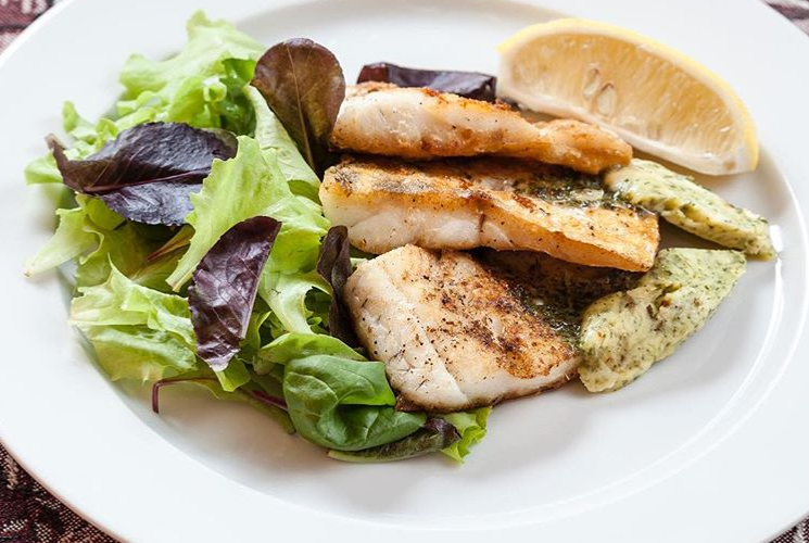 Grilled zander fillet with herb butter – Restaurace Rybářská bašta